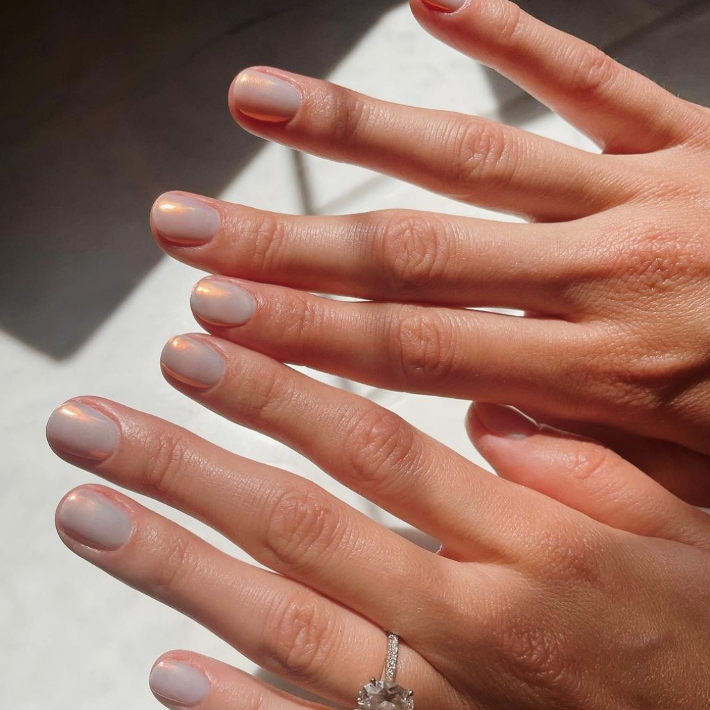 Cellophane nails: Η πιο εντυπωσιακή τάση της σεζόν στα νύχια που πρέπει ...