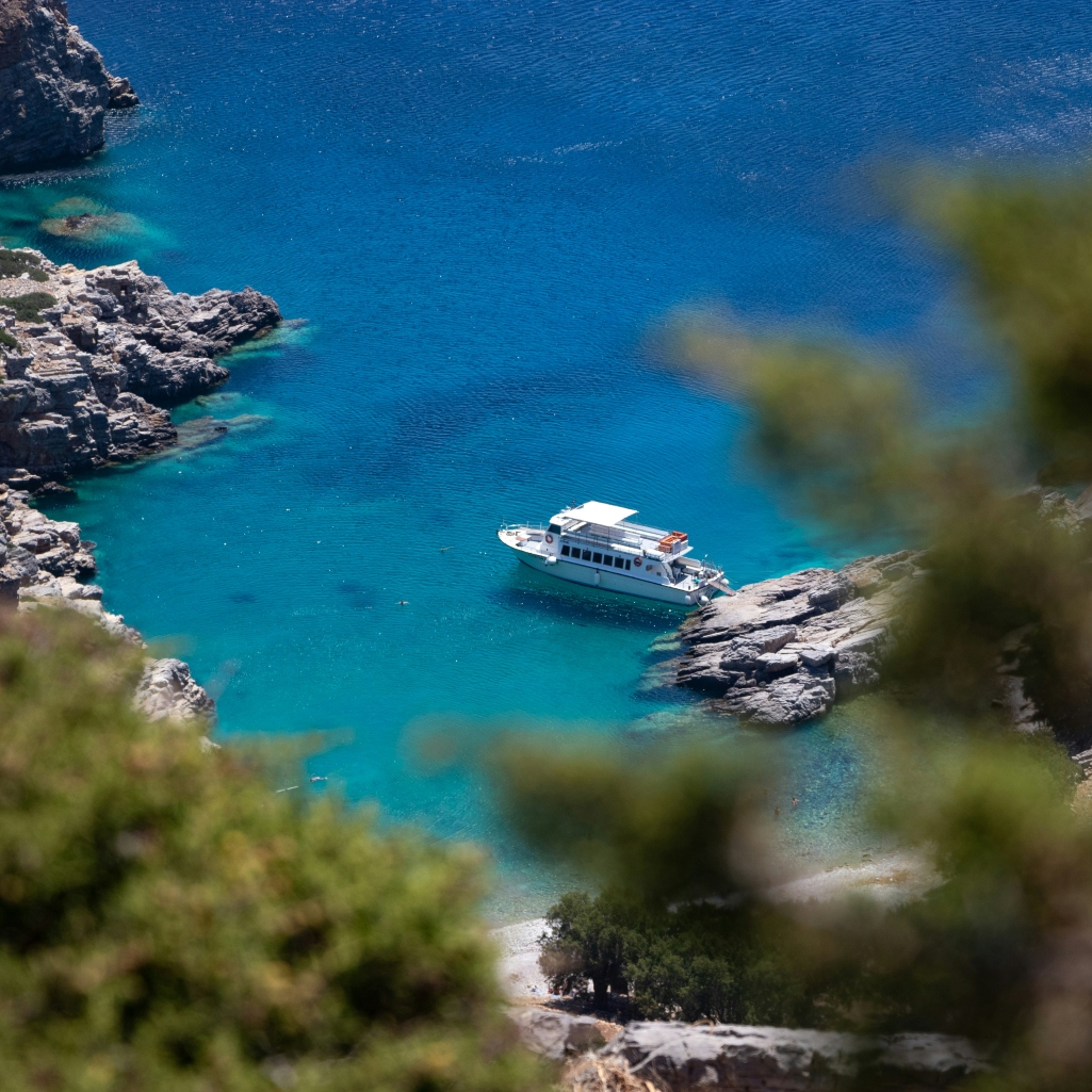 Ένα ελληνικό νησί, βγαλμένο από παραμύθι, ανάμεσα στα 7 πιο ωραία ...