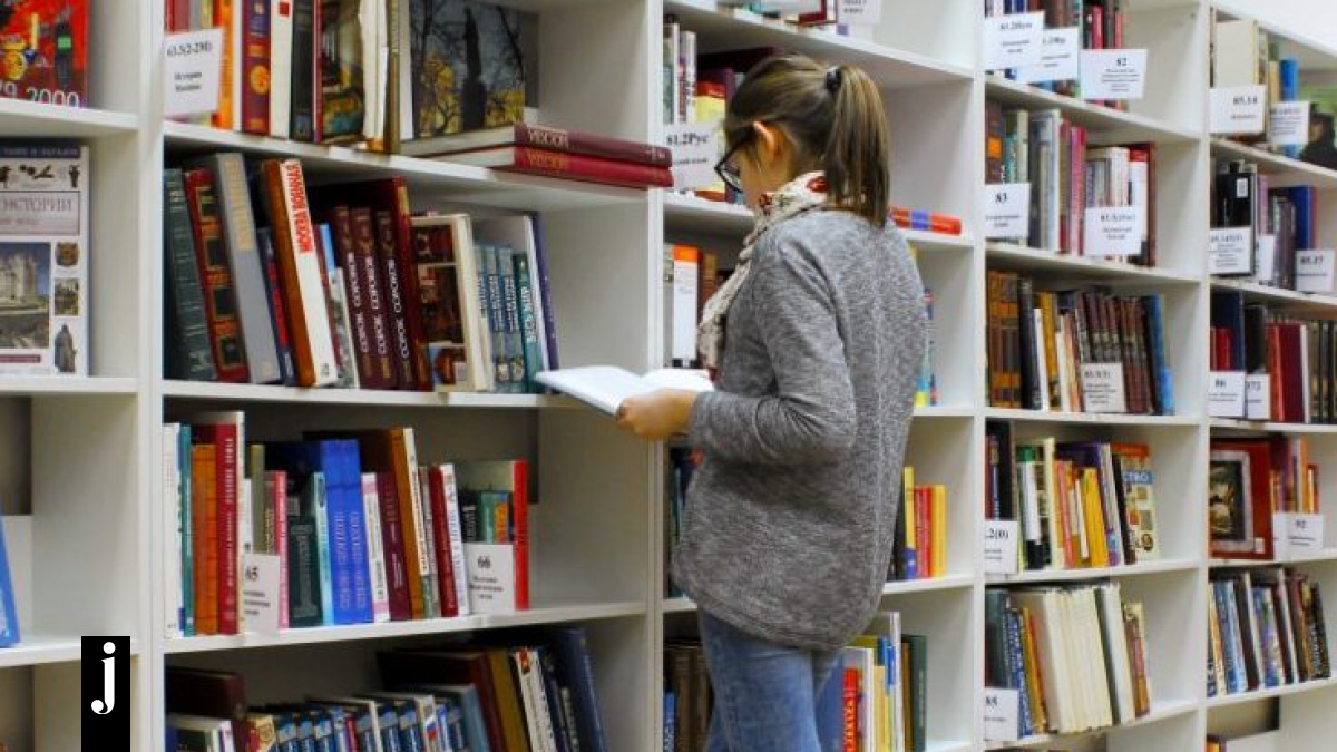 Mariko Aoki: Γιατί όταν μπαίνουμε σε βιβλιοπωλείο θέλουμε να πάμε ...