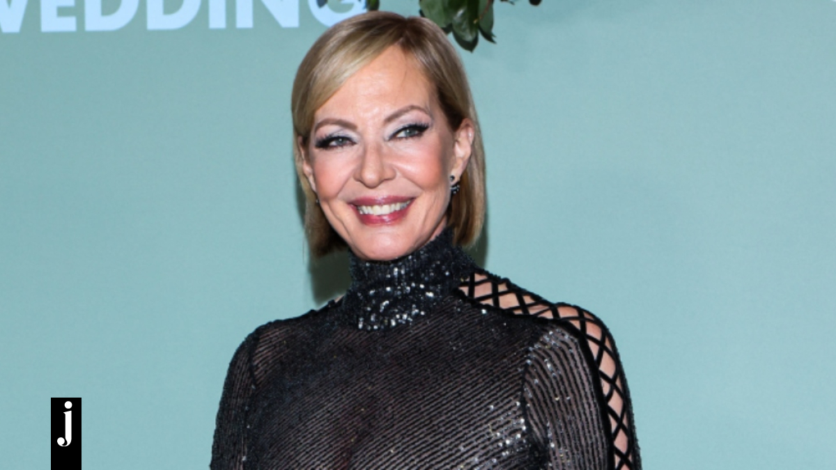Η 62χρονη Allison Janney με διάφανο φόρεμα, δείχνει γιατί η ηλικία ...