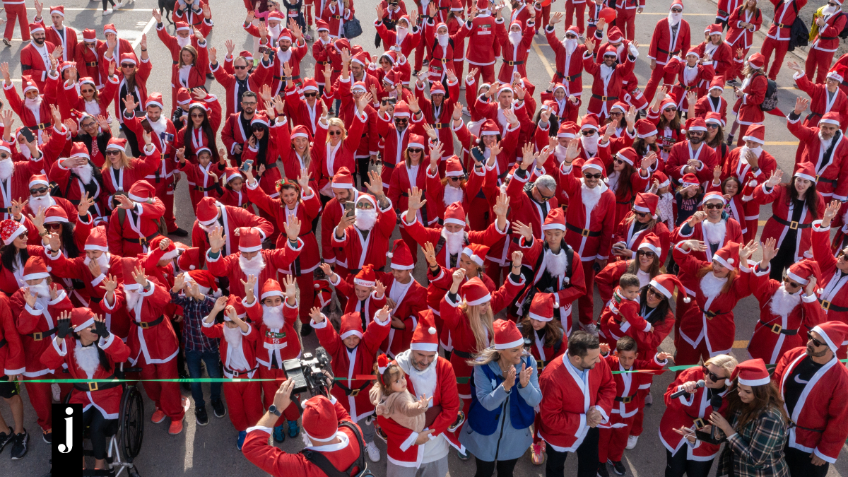 To 8o Santa Run έφερε τα Χριστούγεννα στο Ο.Α.Κ.Α «Σπύρος Λούης ...