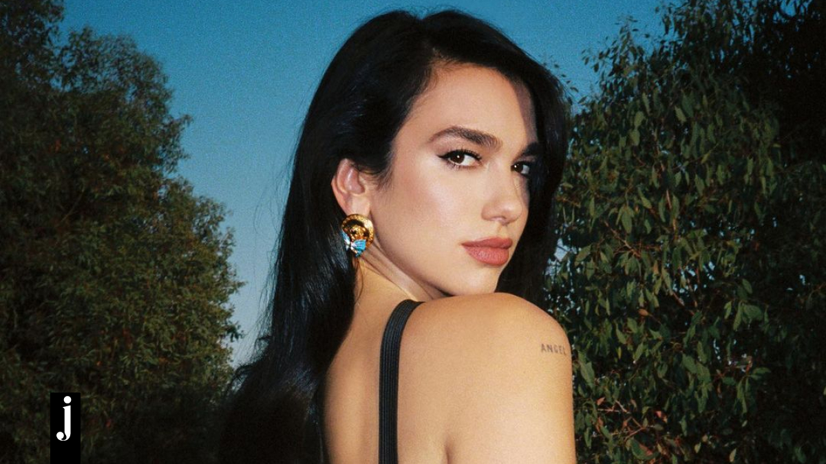 Η Dua Lipa για τα παιδικά της χρόνια: «Μια ζωή, ήμουν το "καινούριο ...