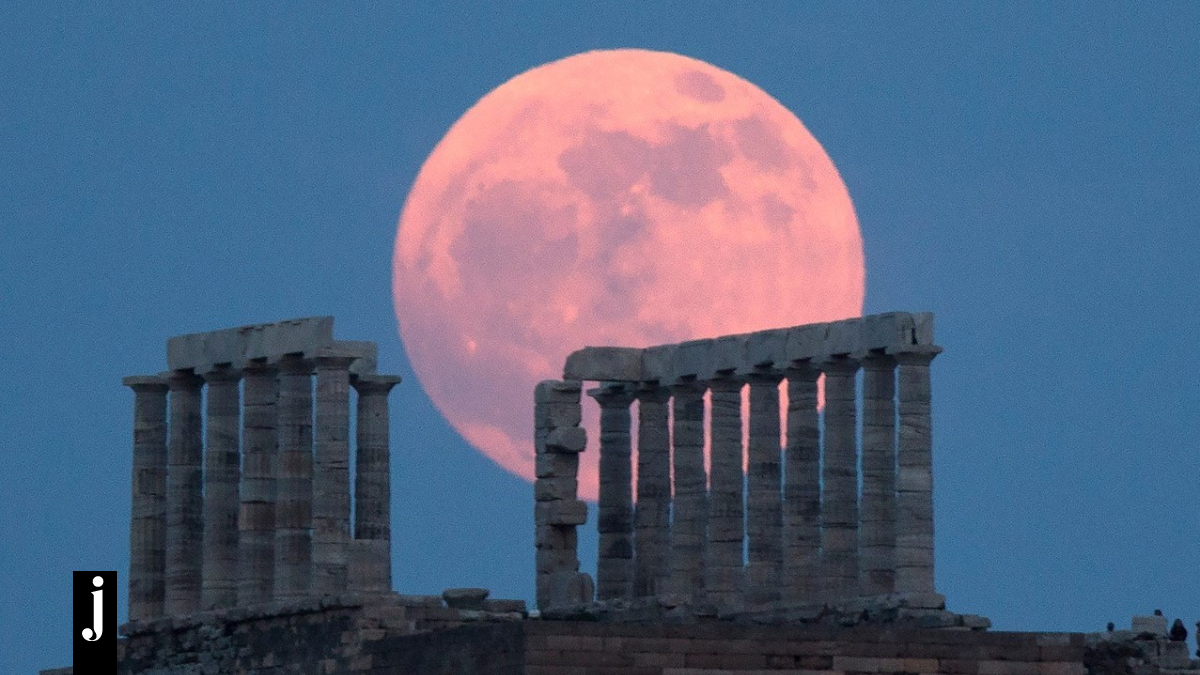 Πανσέληνος Ιουνίου: Σαγηνευτικές εικόνες πάνω από τον ναό του Ποσειδώνα ...