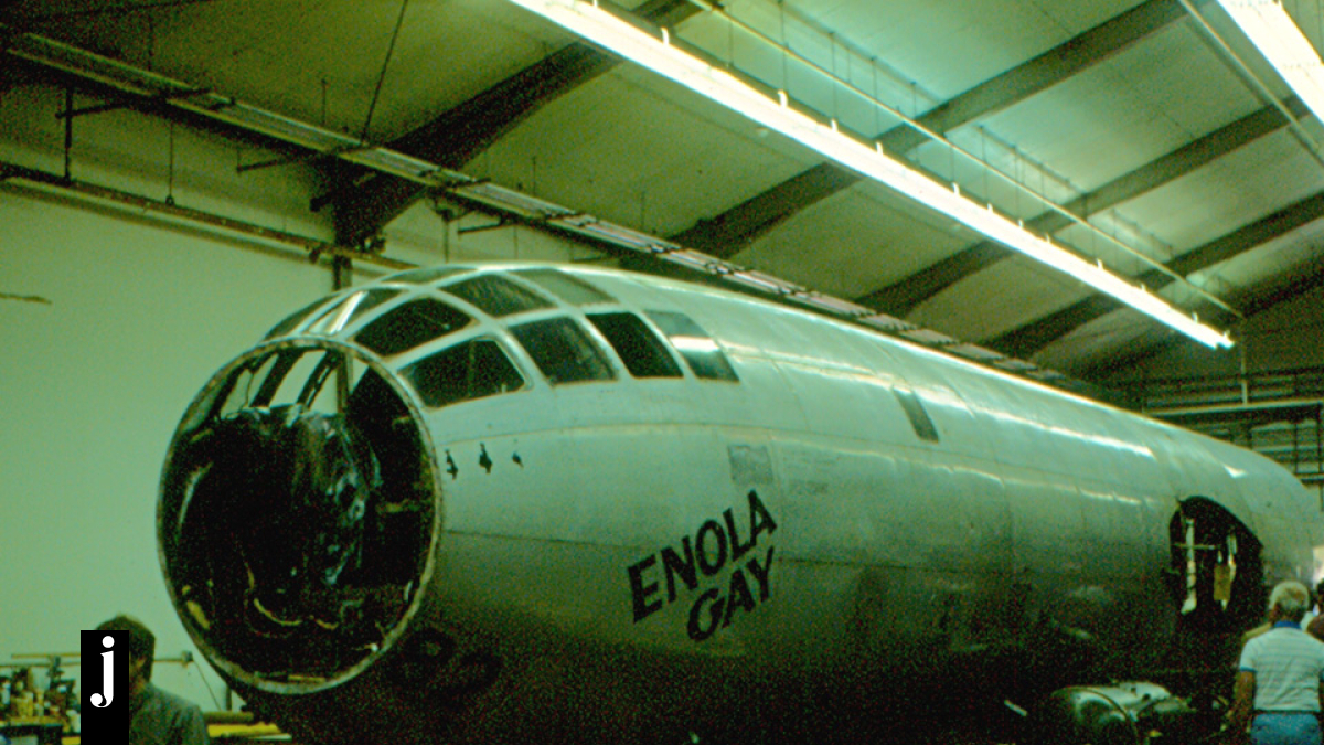 Enola Gay: Σαν σήμερα έπεσε η ατομική βόμβα στη Χιροσίμα από το ...