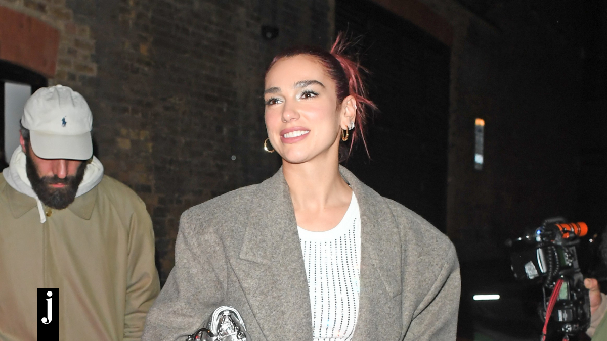 Το look της Dua Lipa σε σπάνια δημόσια εμφάνιση με τον σύντροφό της ...