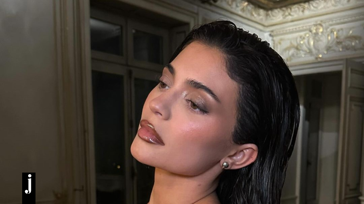 Το νέο hair look της Κάιλι Τζένερ και η απίστευτη ομοιότητα με τη μαμά ...