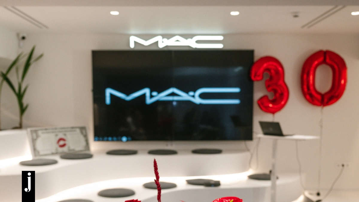 H MAC Cosmetics Greece υψώνει τη φωνή του προγράμματος VIVA GLAM στην ...