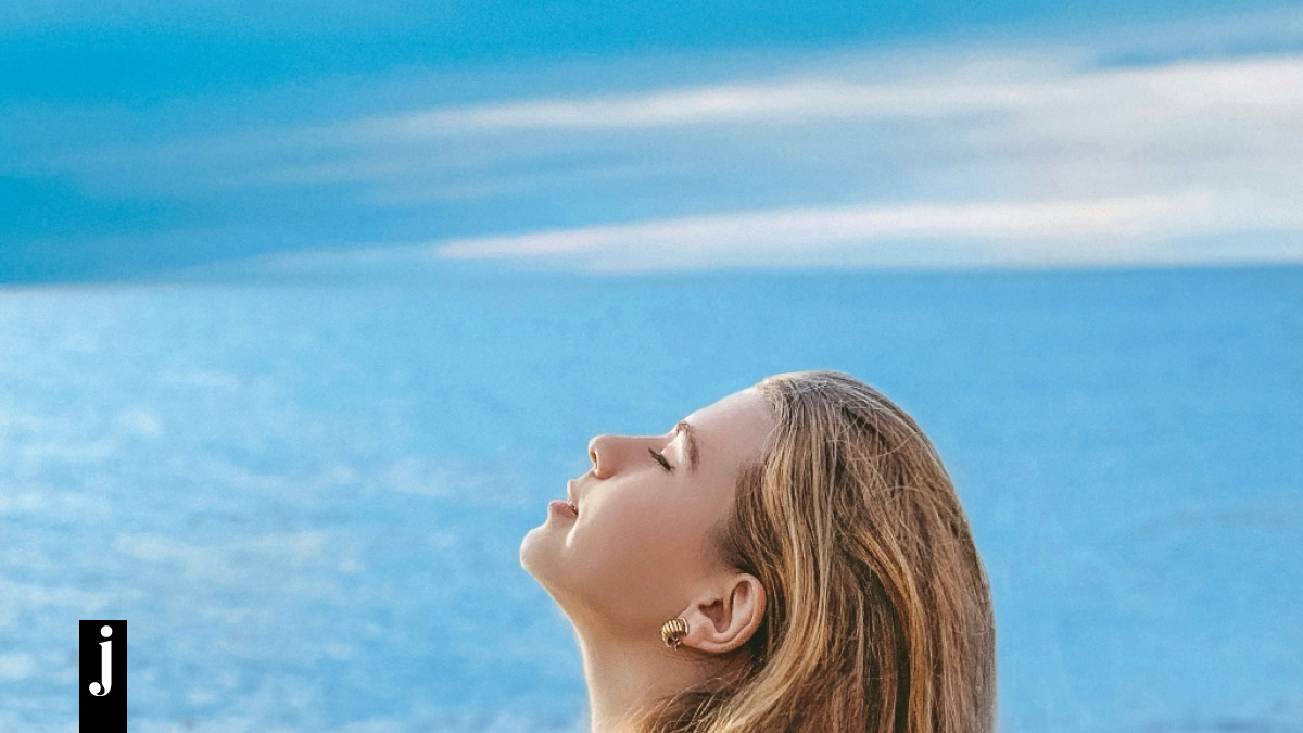 Τι είναι η «Blue Mind Theory» και γιατί υπόσχεται πως καταπολεμά το ...