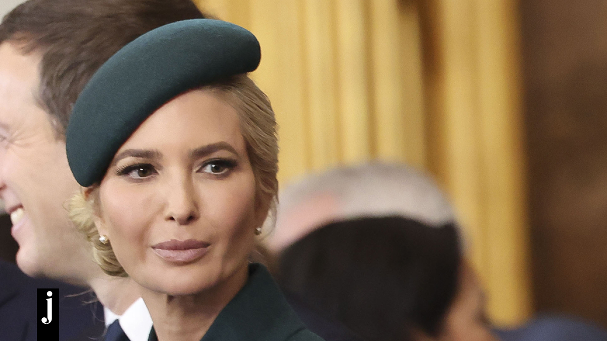 Η Ιβάνκα Τραμπ, το κυπαρρισί σύνολο και η (ατυχής) αναφορά στο Handmaid ...