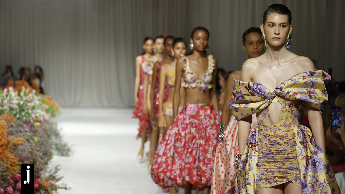 Εβδομάδα Μόδας Νέας Υόρκης: Το πολυαναμενόμενο ντεμπούτο της Rachel ...