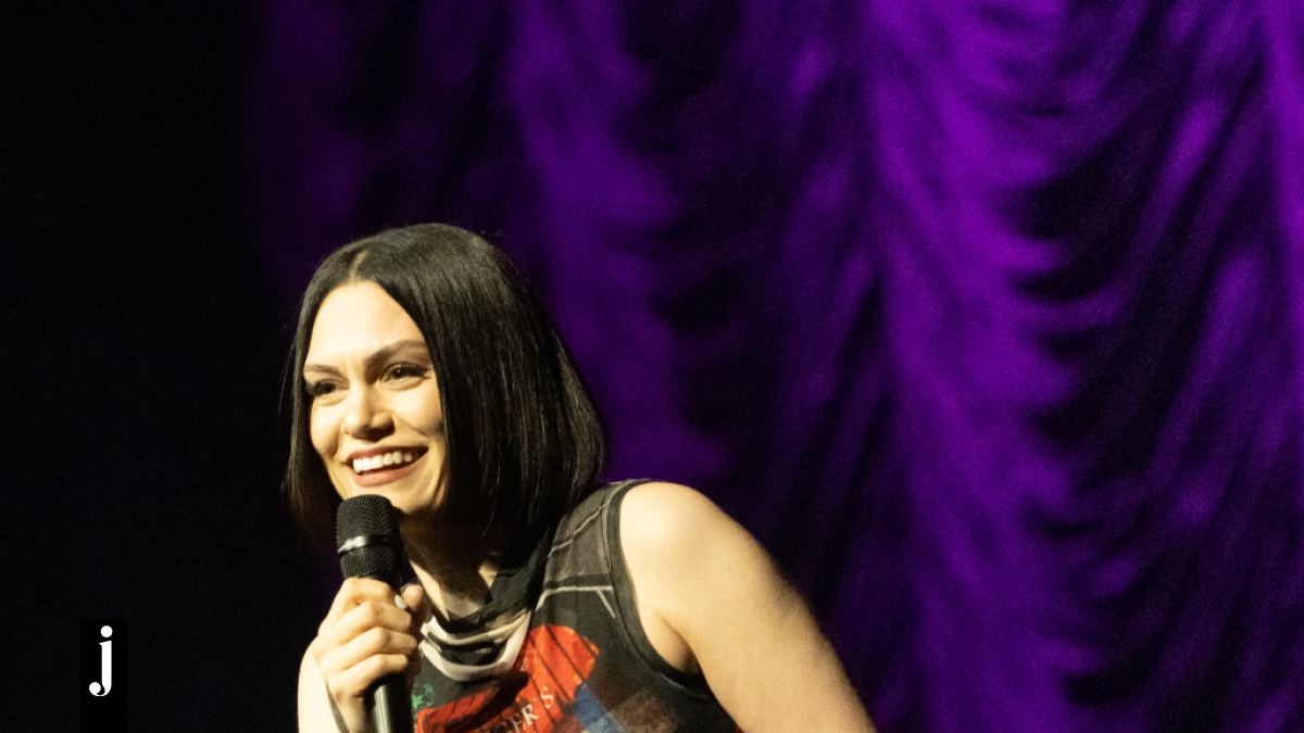 Το ηχηρό μήνυμα της Jessie J έναν χρόνο μετά τη μαστεκτομή: “Ελέγξτε το ...