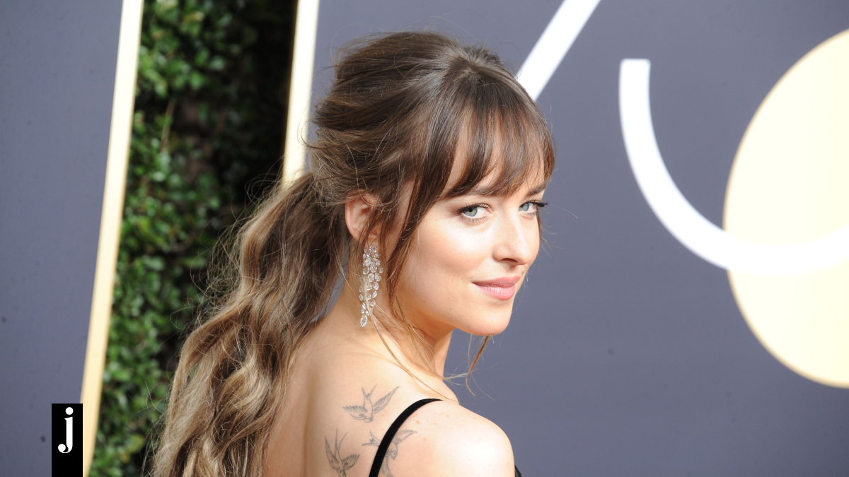 Η Dakota Johnson μιλάει για τις τολμηρές σκηνές πίσω από το Fifty ...