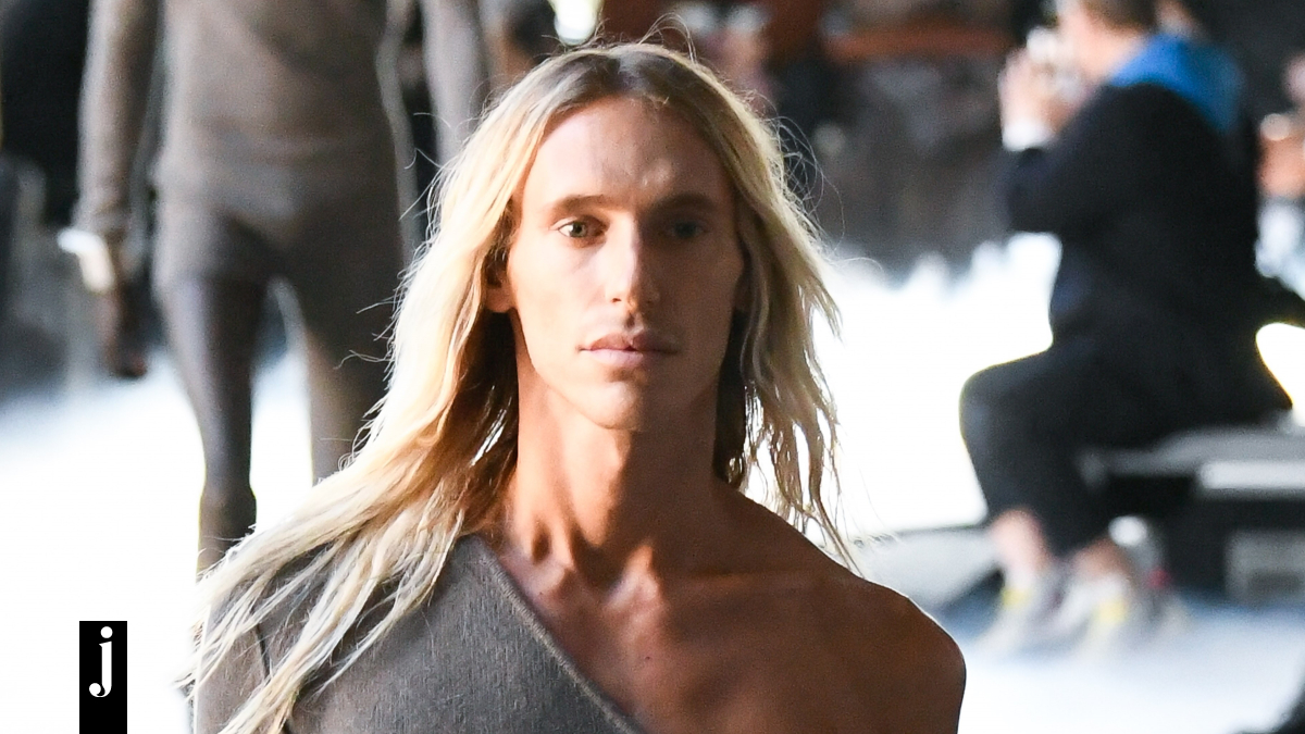 Ο Tyrone Dylan είναι ο νέος σταρ της πασαρέλας - Με μακριά κατάξανθα ...