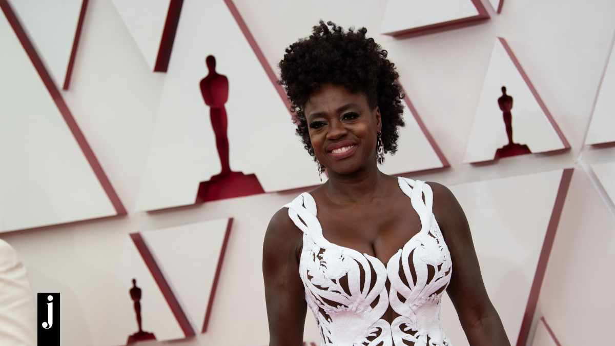 Η Viola Davis απένειμε στον Tyler Petty το Jean Hersholt Humanitarian ...